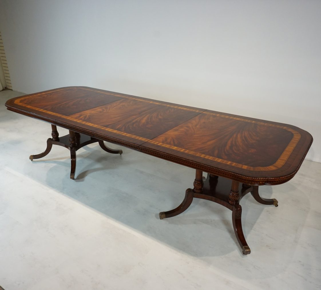 DINING TABLE BERKELEY | Jansen Furniture