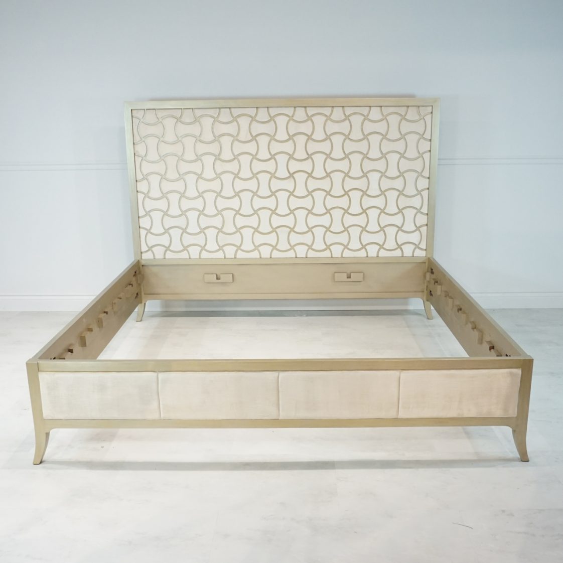 BED INVERSION UPHOLSTERED KING | Jansen Furniture